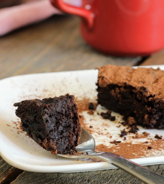 Brownie vegan au chocolat et aux haricots noirs, recette - Vegan Pratique